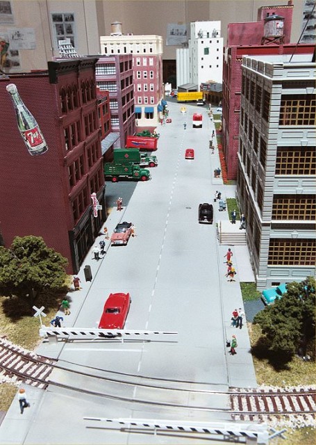 Building HO Model Railroad City Streets Using Walthers Cornerstone Kits ...