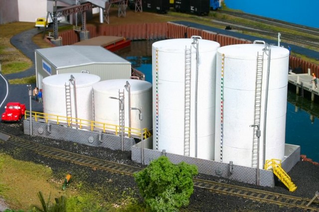 Gateway NMRA » Buildings, Tow Boat, and Structures on the Riverport Theme HO Small Model ...